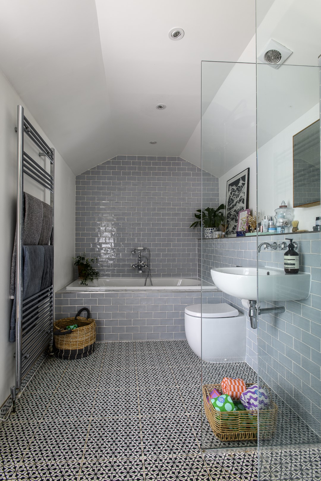 Happy Home – Priceless Magazines